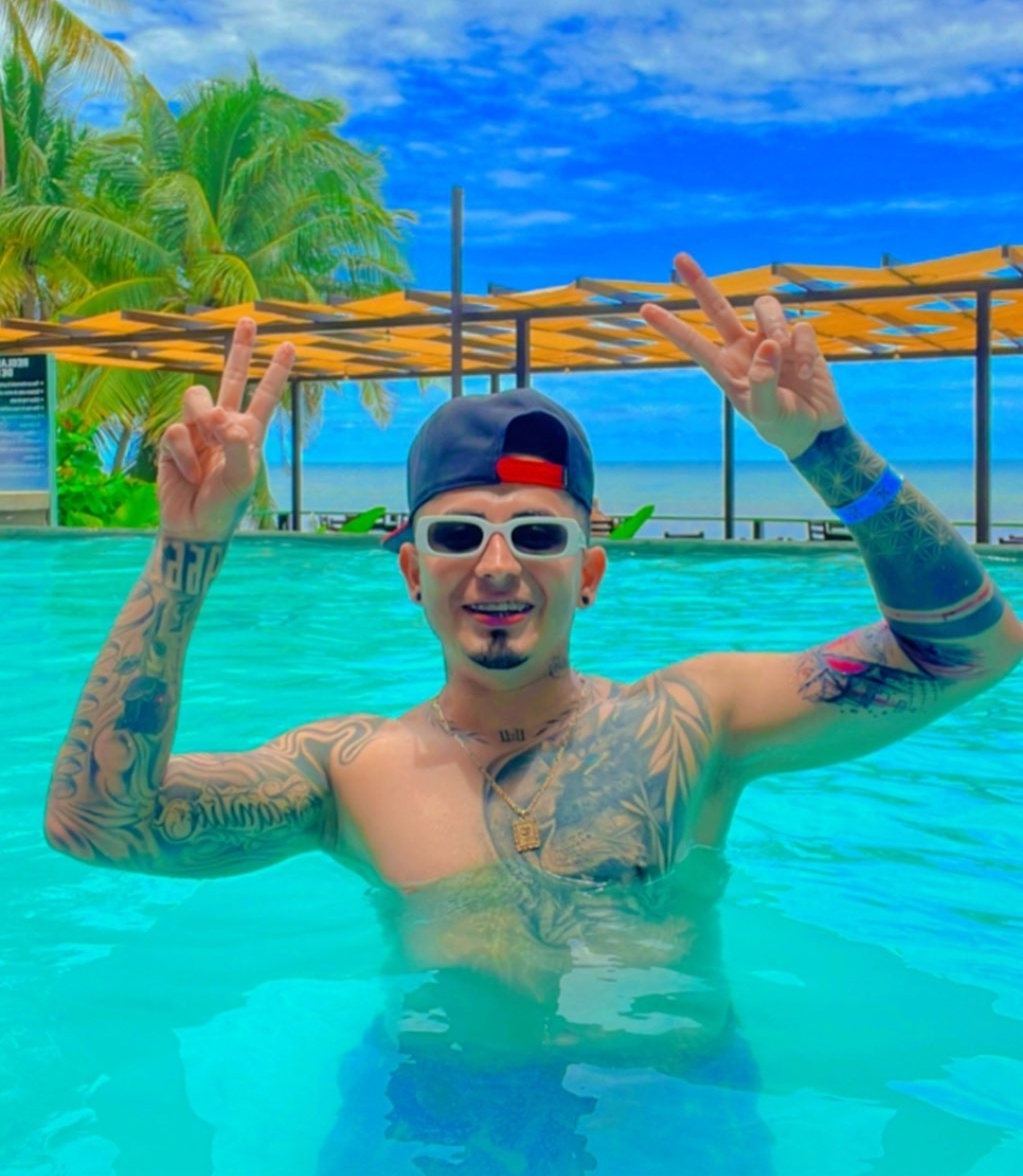 "Que hermoso". Giovanni Cruz alborota a fans con sensual video. - TVM ...